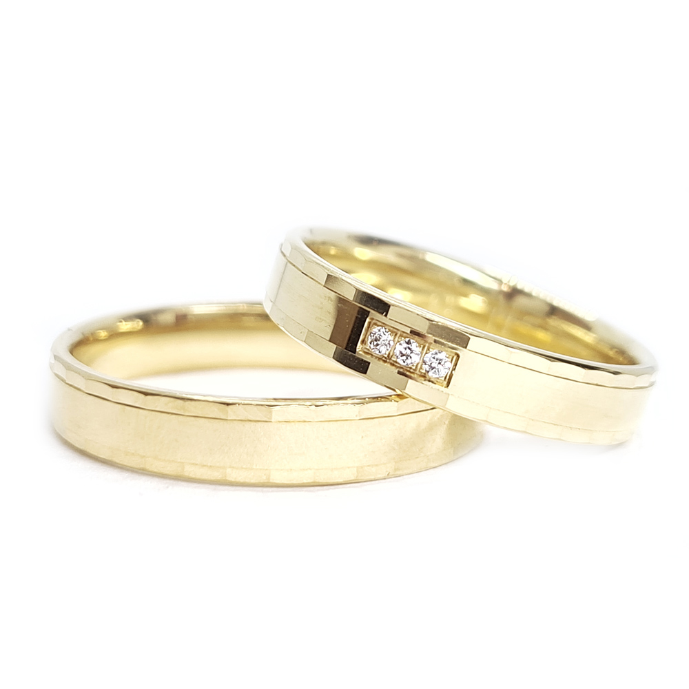 Snubní prstýnky ve žlutém zlata od českého výrobce